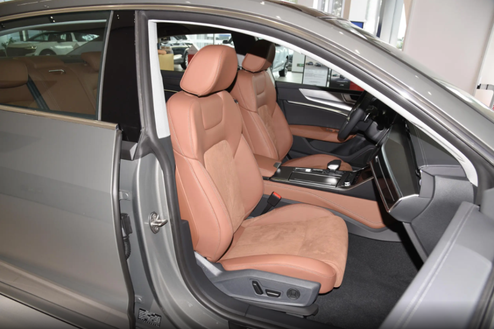 降至26.5万了，奥迪A7L究竟值不值得拥有？_腾讯新闻