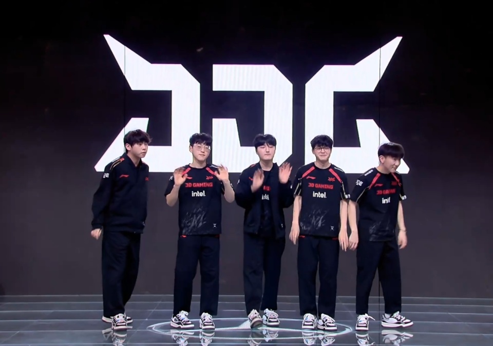 JDG击败BLG！再度成为大王！Ale对位Bin打出超高经济差！_腾讯新闻