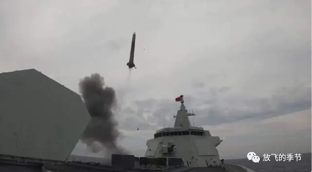 新批次055型驱逐舰：全电推进技术解决电磁炮上舰，成万吨反导防空舰_腾讯新闻