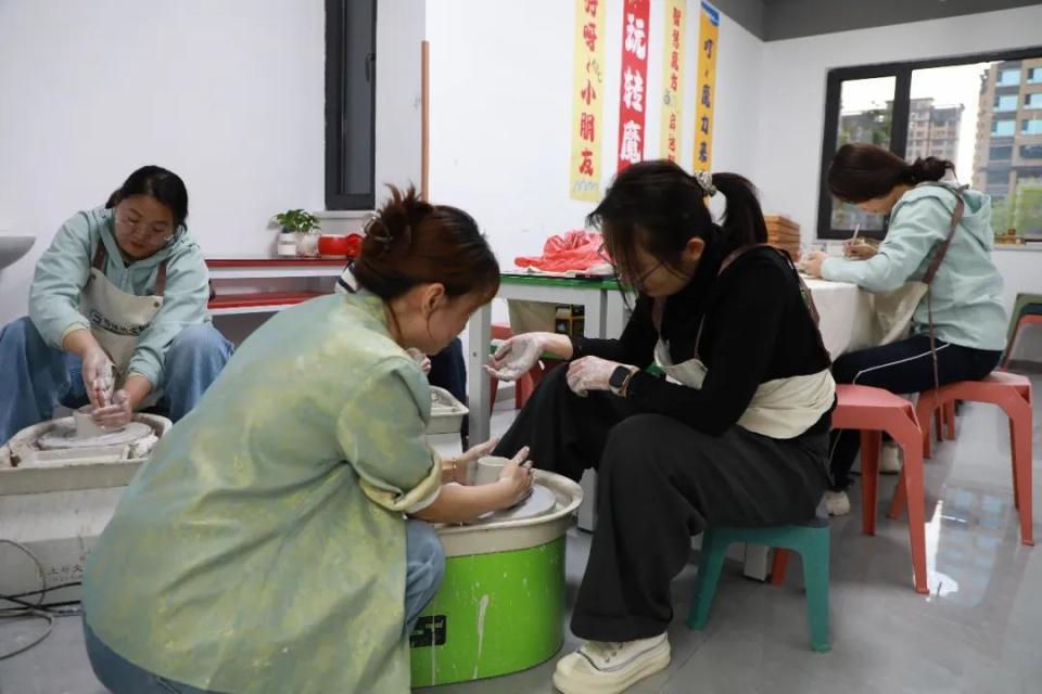 不“躺平”不辜负！榆林青年夜校解锁城市夜生活新模式_腾讯新闻