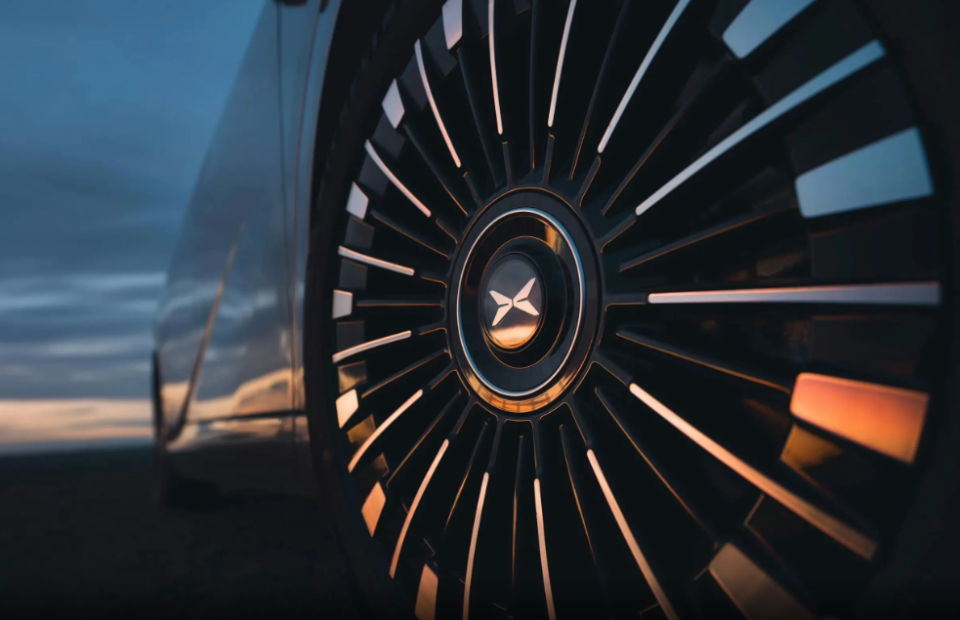 小鹏X9增程版有备而来，纯电续航450km，关键乘坐起来也很舒适_腾讯新闻