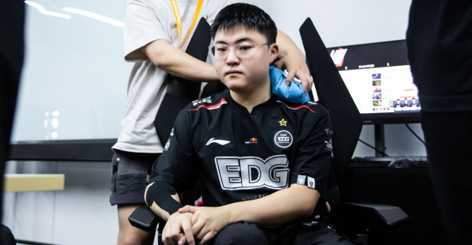 EDG再战OMG，突破口在Aki，UZI有望复仇Able！_腾讯新闻