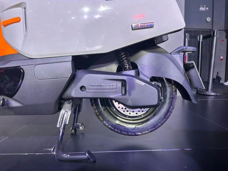 极核AE7、EZ4、AE8S+定制版同场上市，售价3780元起_腾讯新闻