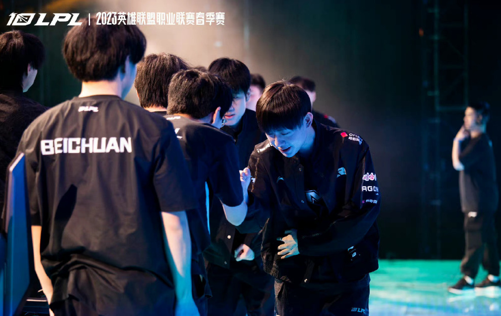 TT官方长文开怼不服RNG要求重赛！LPL解说发文力挺