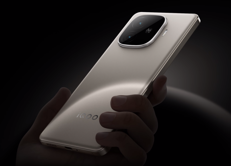 【新机】iQOO Z10曝光，搭载骁龙新SoC_腾讯新闻