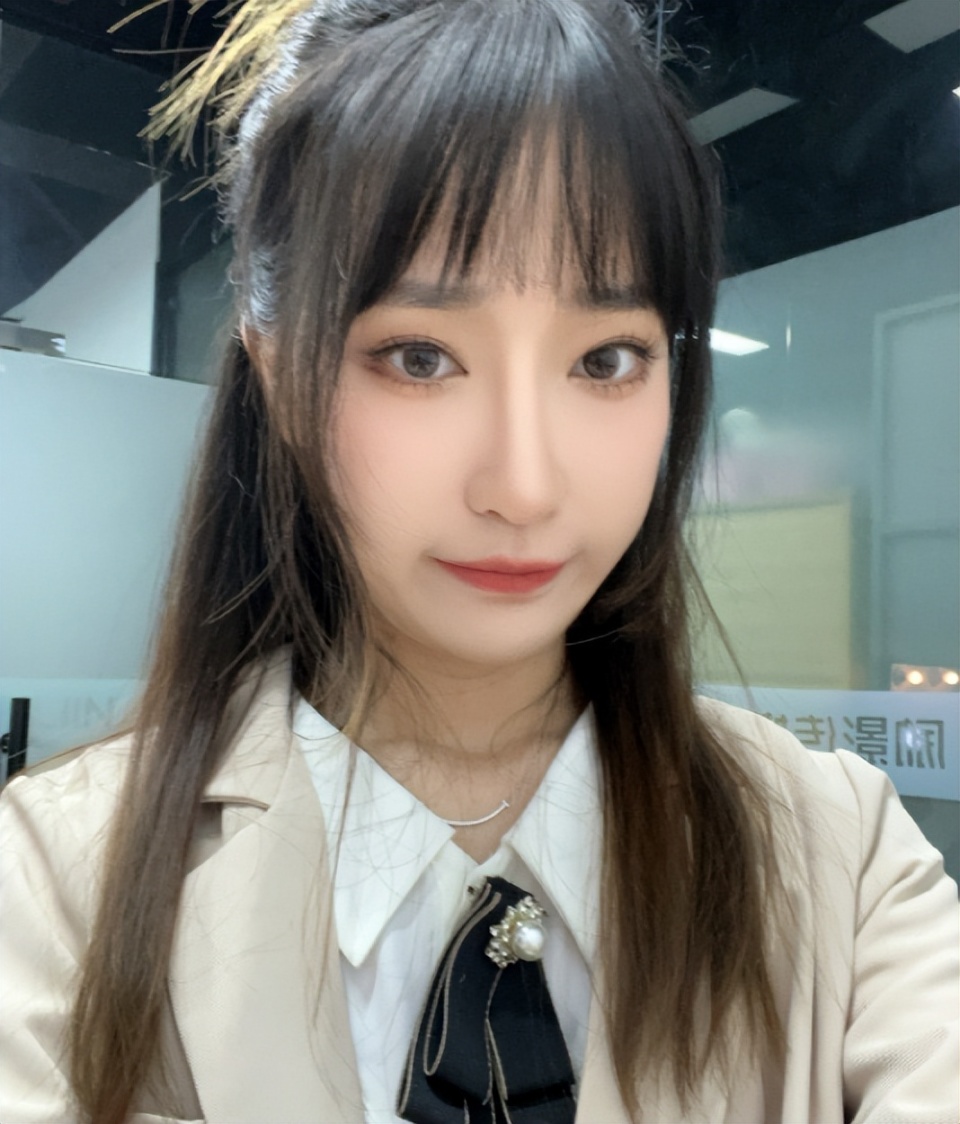 LPL3名解说被开！爱萝莉放话：等我回来！知情人透露内幕_腾讯新闻