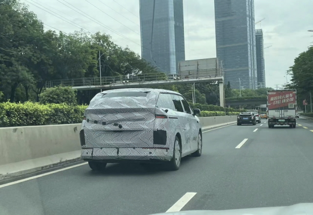 小鹏x9路试谍照曝光 将于年内发布腾讯新闻
