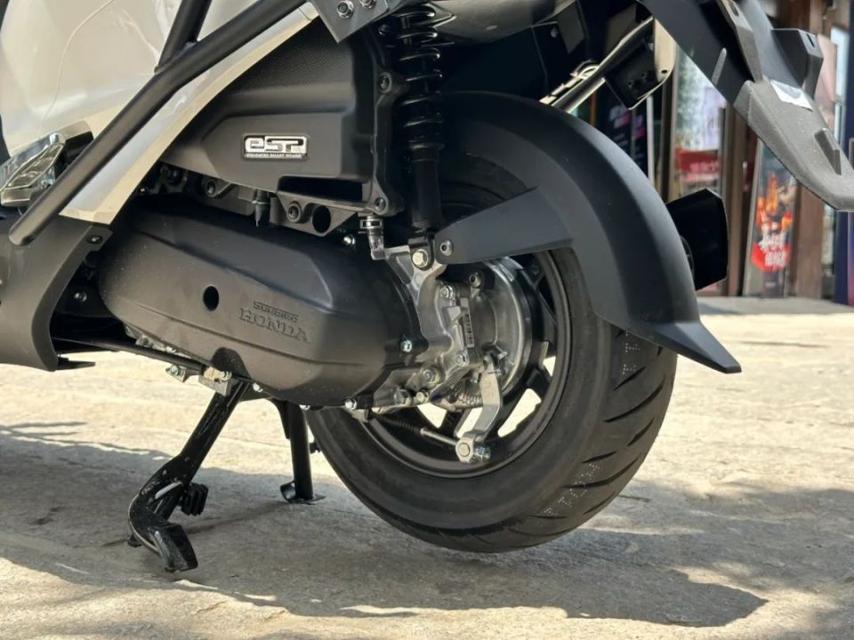 小踏板当中的SUV，新大洲本田NS125GU上市，售价仅8880元起，空间大很挺能装_腾讯新闻