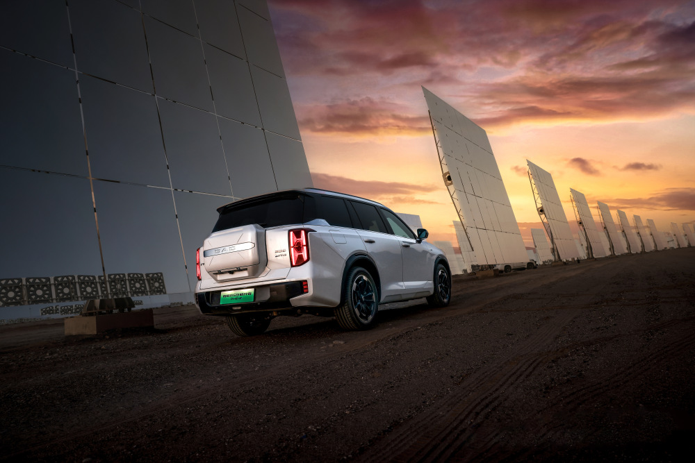 唐DM-i/理想L8通杀，2.0T插混大七座，传祺ES9售价22.98万元起_腾讯新闻