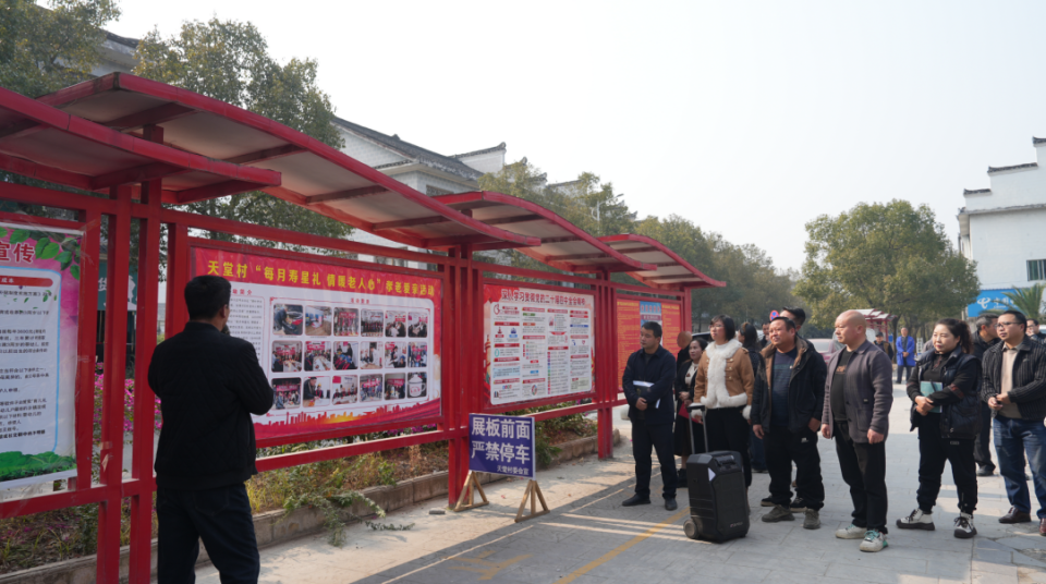 【文明黔东南】重安镇举办“夕阳生日会”孝老爱亲品牌建设现场观摩会_腾讯新闻