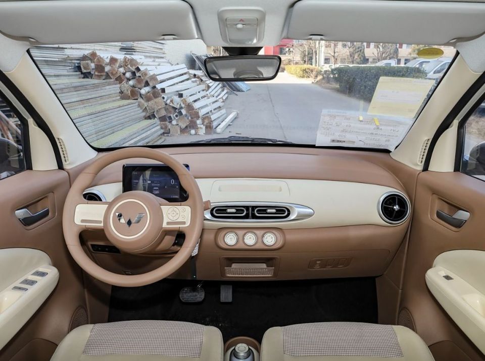 比五菱宏光MINIEV还划算？零跑T03除了续航长，还有啥亮点_腾讯新闻