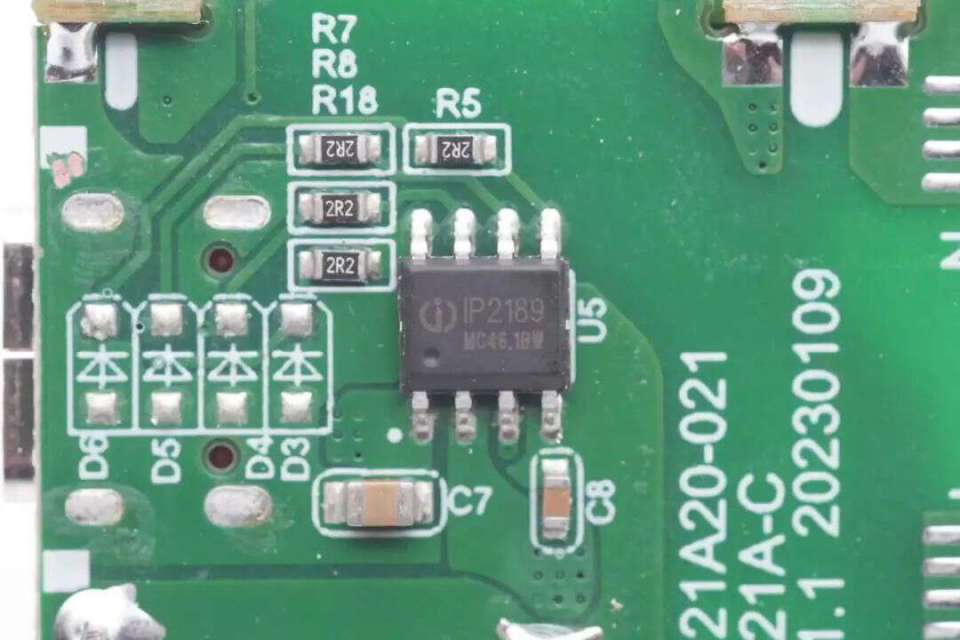 国产半导体行业又一颗璀璨“芯”星，旗下芯片超400款设备采用_腾讯新闻
