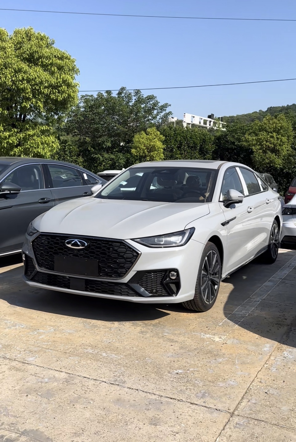 2.0T艾瑞泽8 PRO实车现身，“撞脸”奥迪A7L+四出排气，配261马力_腾讯新闻