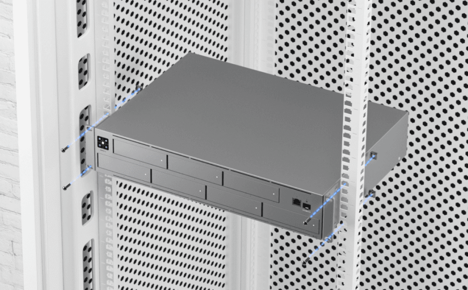 Ubiquiti 推出首款 NAS 设备 UniFi UNAS Pro：2U 机架式 7 盘位_腾讯新闻