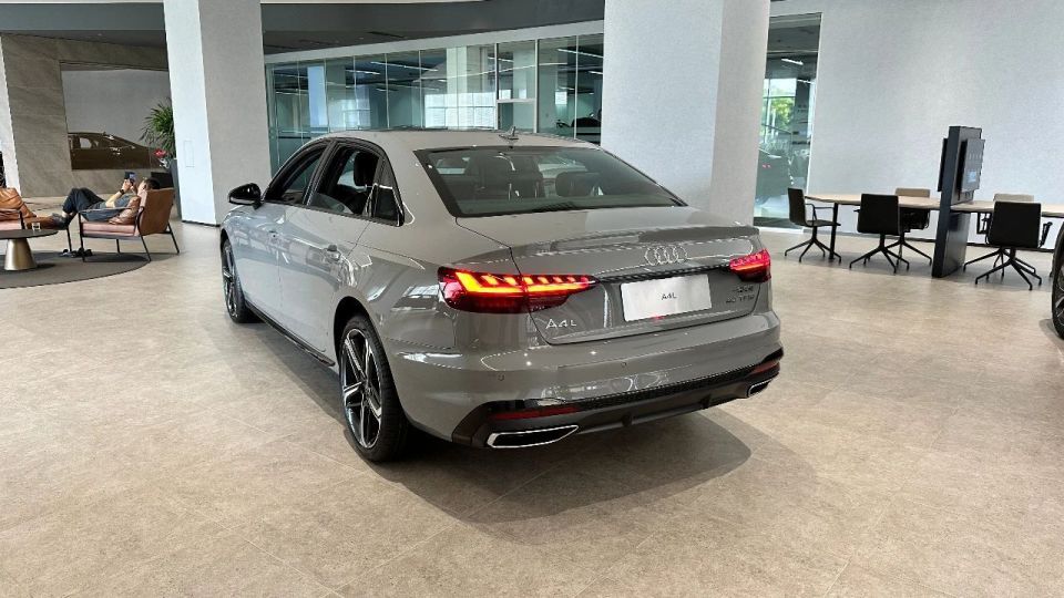 探店一汽奥迪A5L，中配优惠7000，A4L打65折杀到19万起_腾讯新闻