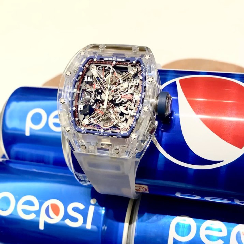 “专拍最贵百达翡丽”，34岁的Zach Lu是谁?_腾讯新闻