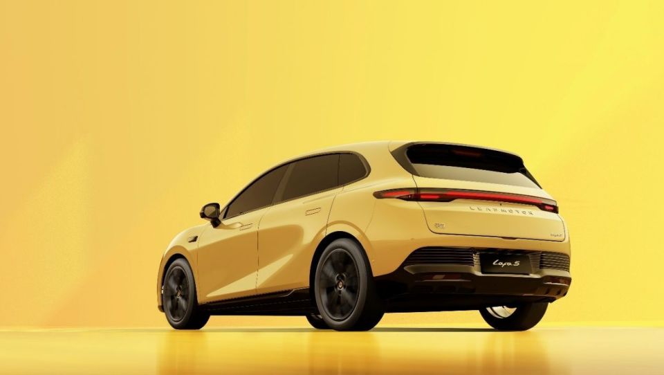 零跑Lafa5全球首秀：Z世代的第一台“拉风轿跑”来了_腾讯新闻