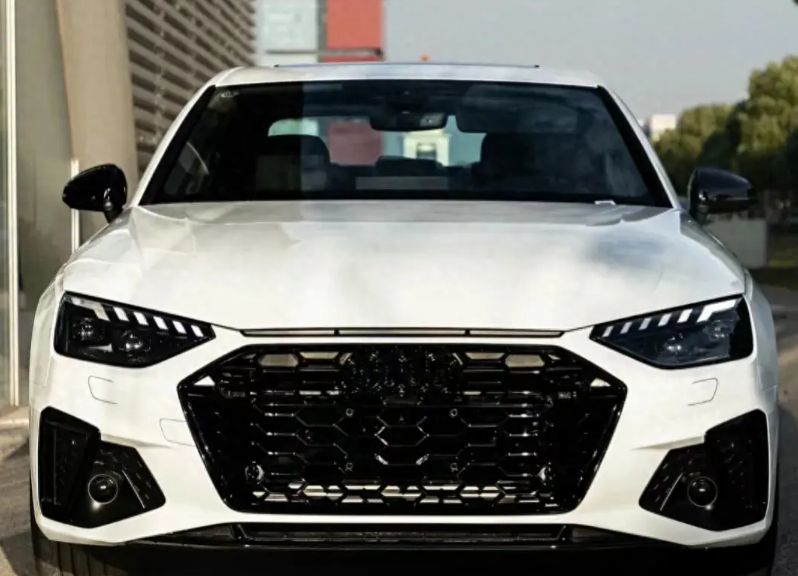 新一代“奥迪A4”内饰首曝！内饰比A8都豪华，将增加1.5T引擎_腾讯新闻