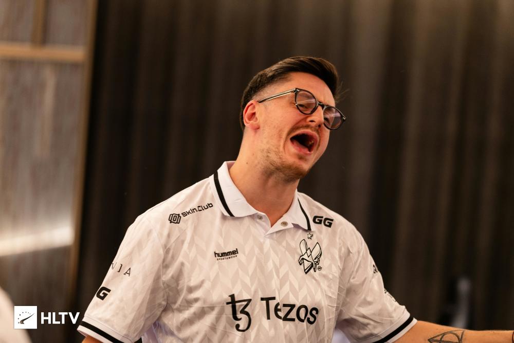 打天梯急眼了？VIT_apEX质疑中国玩家开挂并发布疑似辱华言论_腾讯新闻