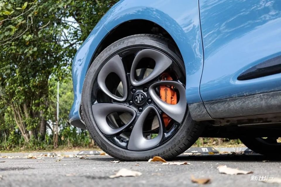 30%-80% 用时 14 分钟 智己 LS6 超强性能灵蜥智享版纯电续航及充电测试_腾讯新闻