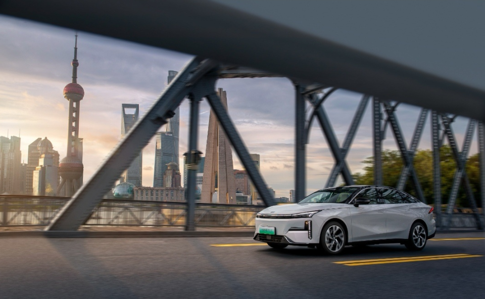 吉利银河L6上市：限时11.28万元起，极速247km/h，综合续航达1370km_腾讯新闻