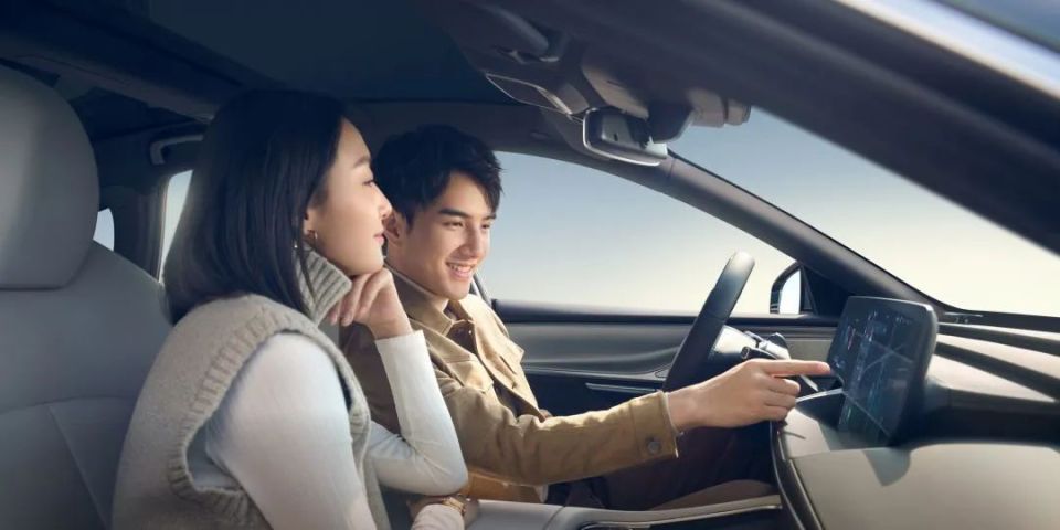 P7i 550上市，另辟蹊径之路，小鹏或将打开新局面！_腾讯新闻