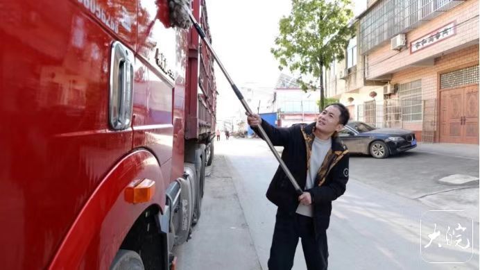 怀远卡车司机常磊磊斩获《星光大道》2025年度总决赛季军_腾讯新闻