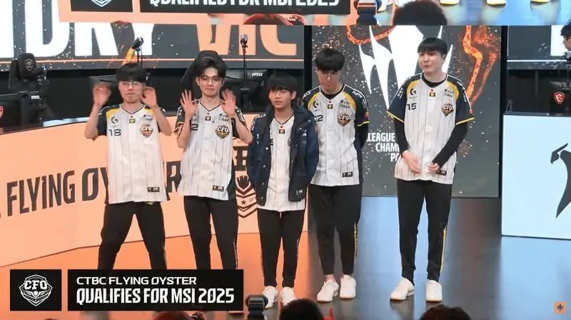 FNC下路称赞Uzi：历史最伟大AD之一；大魔王的认可！Faker亲自祝贺uzi进入名人堂！_腾讯新闻