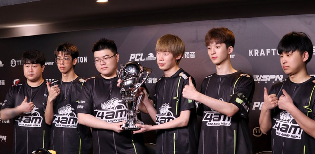 韦神泪洒直播间，4AM突围赛失败，季后赛临阵换将