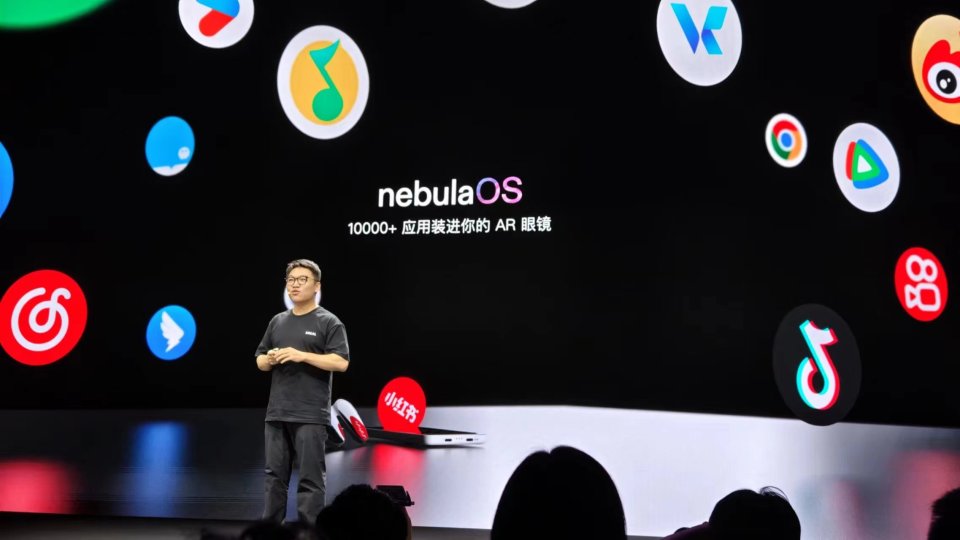 对话XREAL CEO徐驰：苹果让行业看到空间计算未来，我们让大家看到现在_腾讯新闻