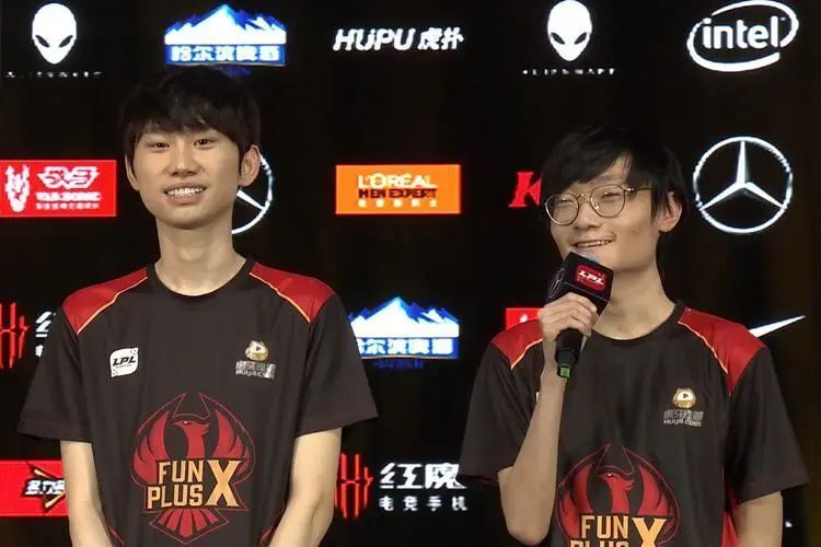 又来恩断义绝？WE中单喷Smlz：职业生涯遇到你算我倒霉_腾讯新闻