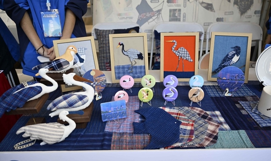 周末，徐汇滨江舞台上，职校“创意集市”热闹非凡_腾讯新闻