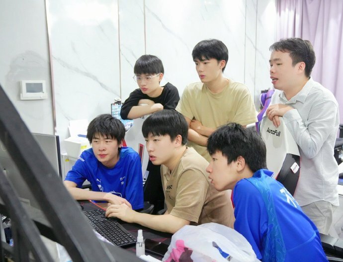 KPL三场以下克上：VG拿下WB，TTG碾压DRG，EDGM竟掀翻狼队_腾讯新闻