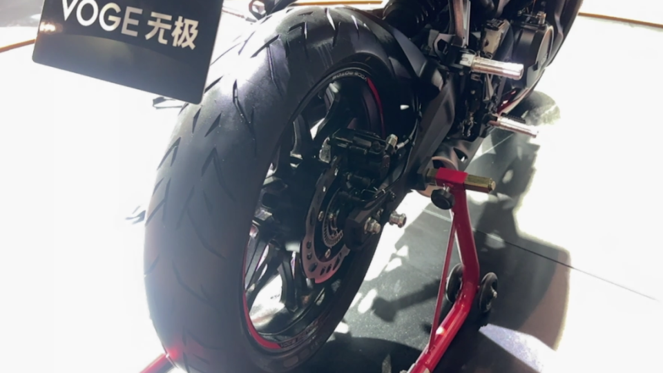能否掀翻入门级仿赛市场？无极RR350车型解读，价格有望两万出头_腾讯新闻