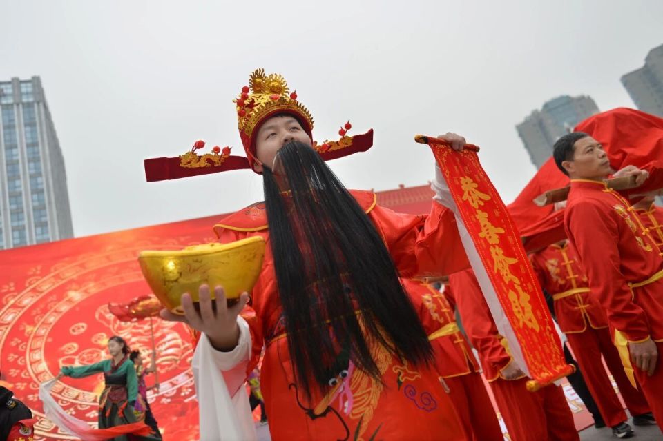 藏不住了！内江万达搭建现场曝光，这场 “神秘盛宴” 太让人期待！_腾讯新闻