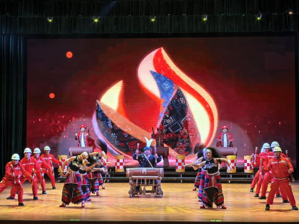 临沧公路局2026年职工文艺晚会圆满落幕_腾讯新闻