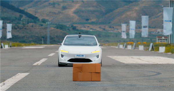 汽车之家实测5台车8个危险场景AEB！小米竟然成功超越华为_腾讯新闻