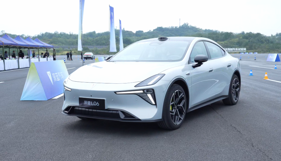 静态惊艳动态称王！深蓝L06凭什么让年轻人放弃Model 3？_腾讯新闻