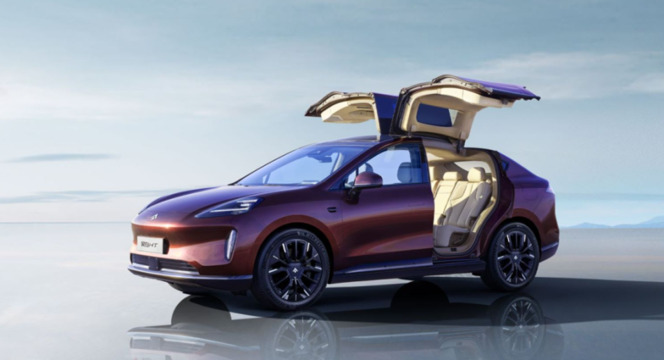 鸥翼门+800V 5C超充，昊铂HT 22万就能“起飞”？_腾讯新闻