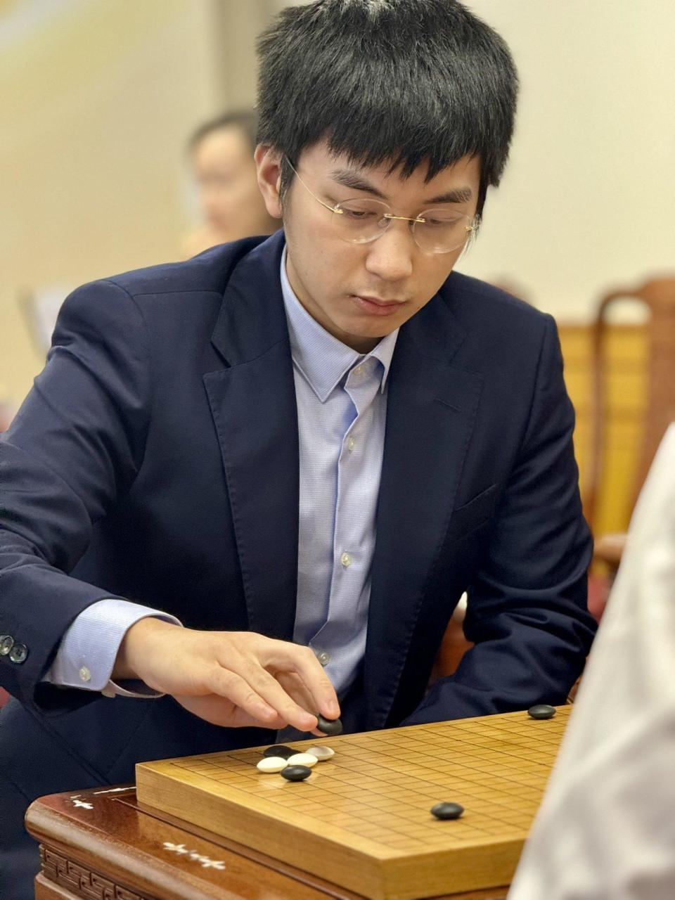 历史首次！应氏杯36年四强无韩国棋手 許皓鋐成新突破值得关注_腾讯新闻