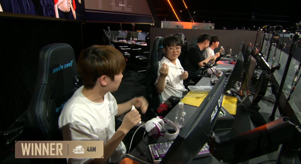 PCL：4AM最后时刻锁定季后赛名额，悲喜迎来第二套联名皮肤套装！_腾讯新闻