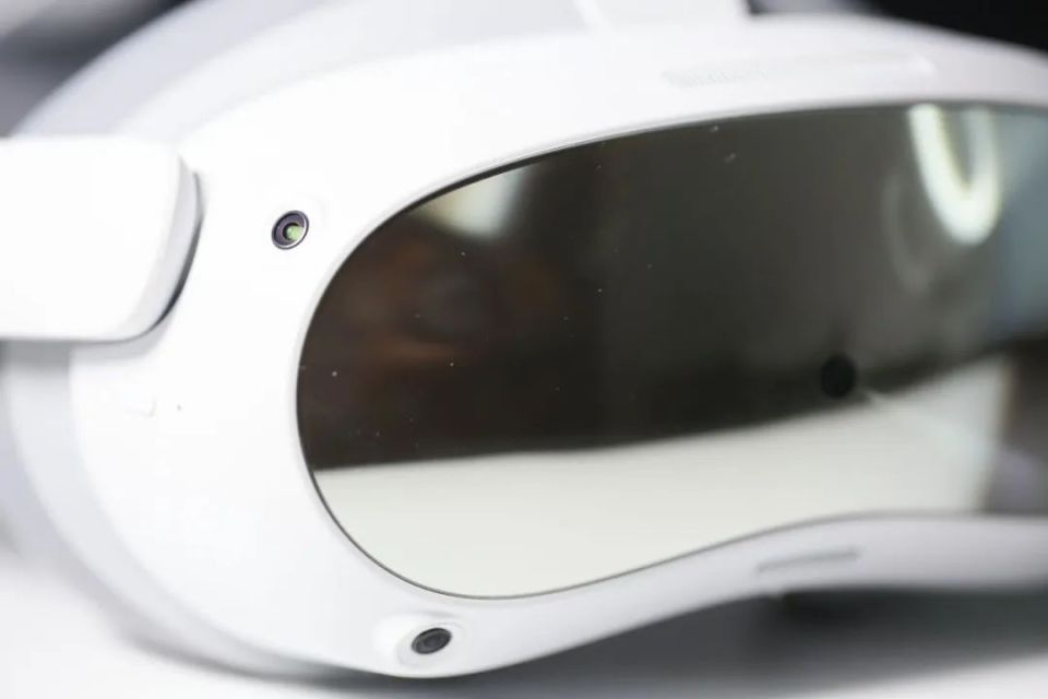 PICO 4 Pro测评：加入眼追/面追，但不仅是硬件升级那么简单_腾讯新闻