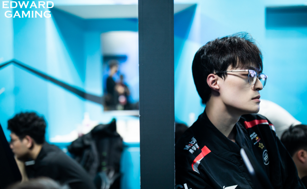 FOFO道心破碎改名我有罪！Smlz公开道歉：他没坑Uzi_腾讯新闻