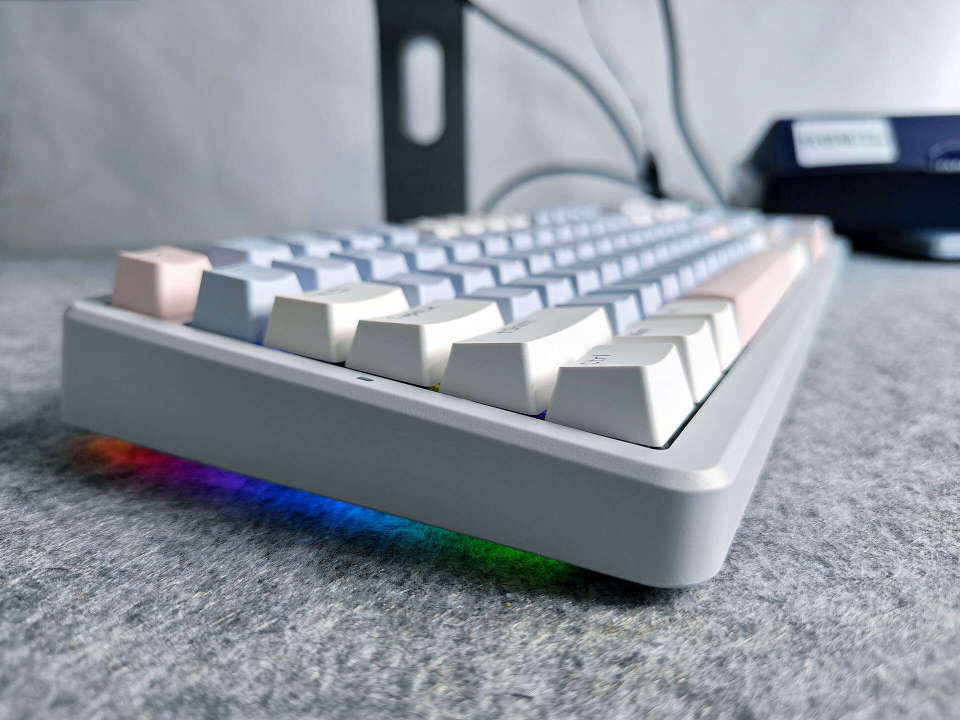 七层消音，800小时续航，雷柏V700 DIY-98客制化多模机械键盘体验_腾讯新闻