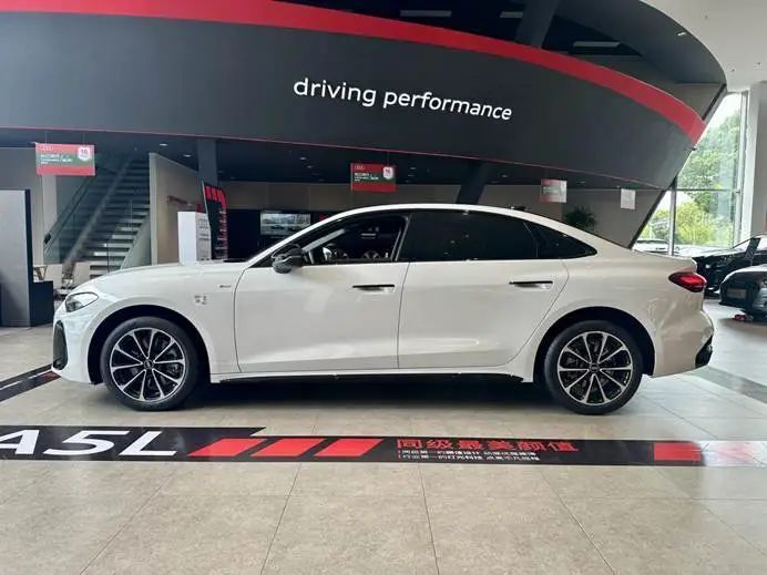 25.28万起的一汽奥迪A5L，真的只是A4L换壳吗？_腾讯新闻