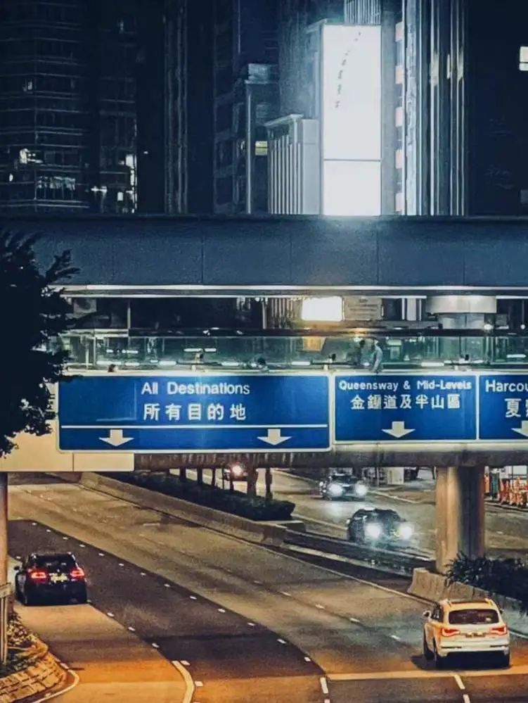 收藏这10个香港神级打卡机位，哐哐出大片！_腾讯新闻