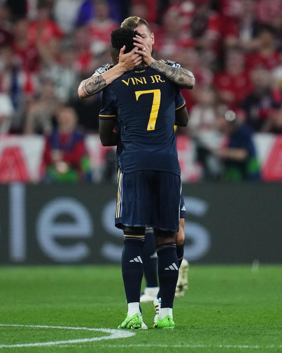 克罗斯社媒称维尼修斯“最佳”，维尼修斯留言：我爱你_腾讯新闻