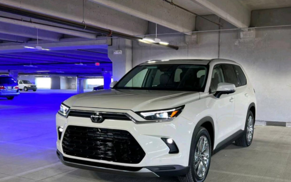 取代漢蘭達？豐田全新大型SUV官宣！力量感比肩陸巡，配2.4T引擎 - 新浪香港