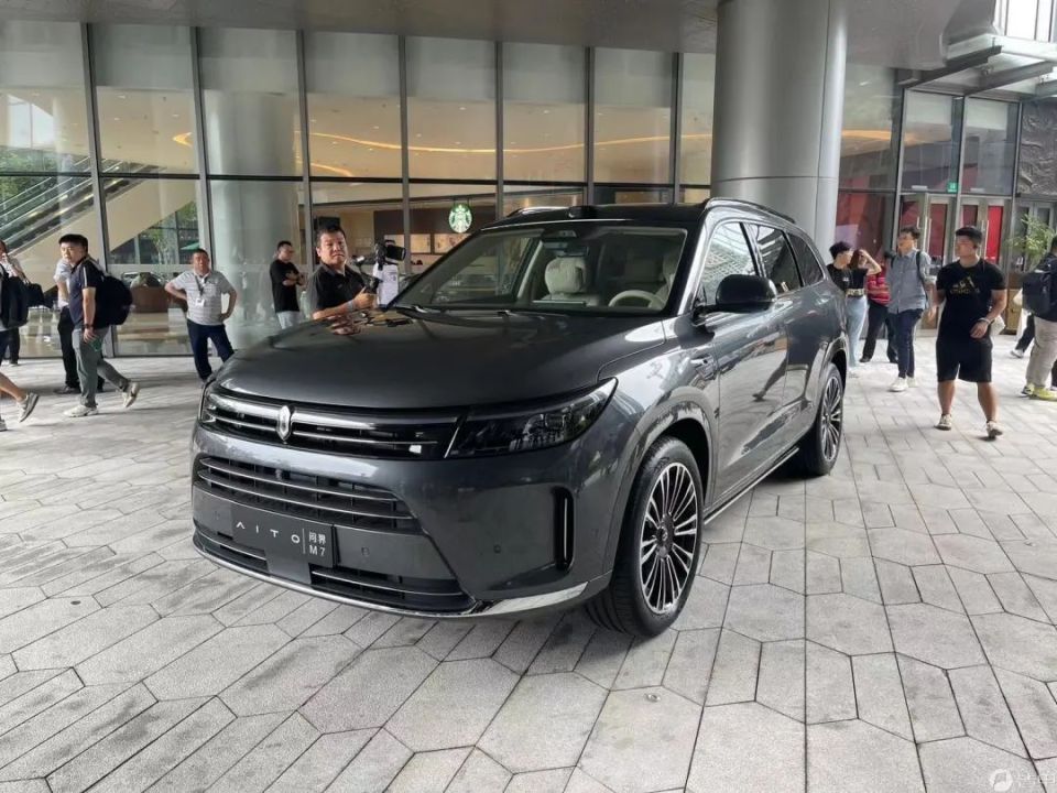 24.98万起的问界新M7：ADS2.0还有大5座，能否遥遥领先？_腾讯新闻