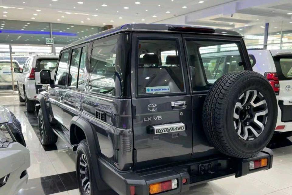 2024款“陆巡LC76”国内开售，配4.0L汽油机+6AT，售价超60万_腾讯新闻
